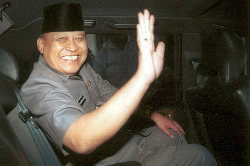 Eks Gubernur Kalsel Sjachriel Daharm Meninggal Dunia