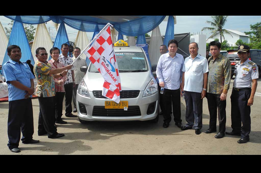 Express Group Operasikan Armada Taksi Ertiga di Padang
