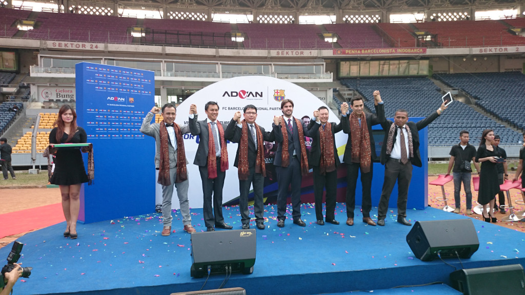 Advan Menjadi Official Partner FC Barcelona