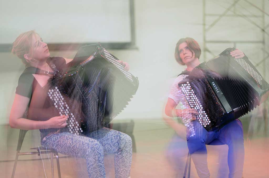 Gladi Bersih Duo Akordeon Belanda - Medcom.id