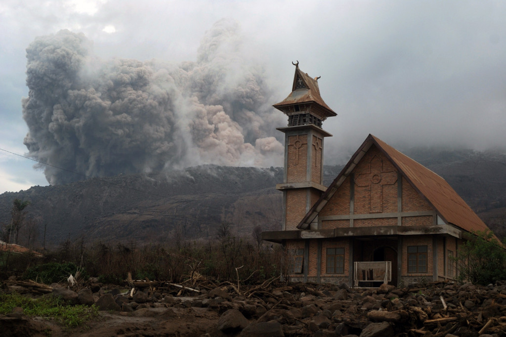 Letusan Sinabung Diprediksi Lebih Lama dari Letusan Unzen