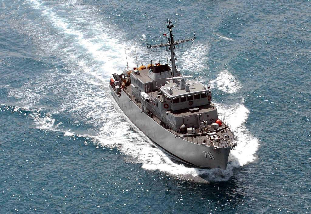 KRI Pulau Rengat 711 Sisir Perairan Kalimantan, Mampu Deteksi Logam