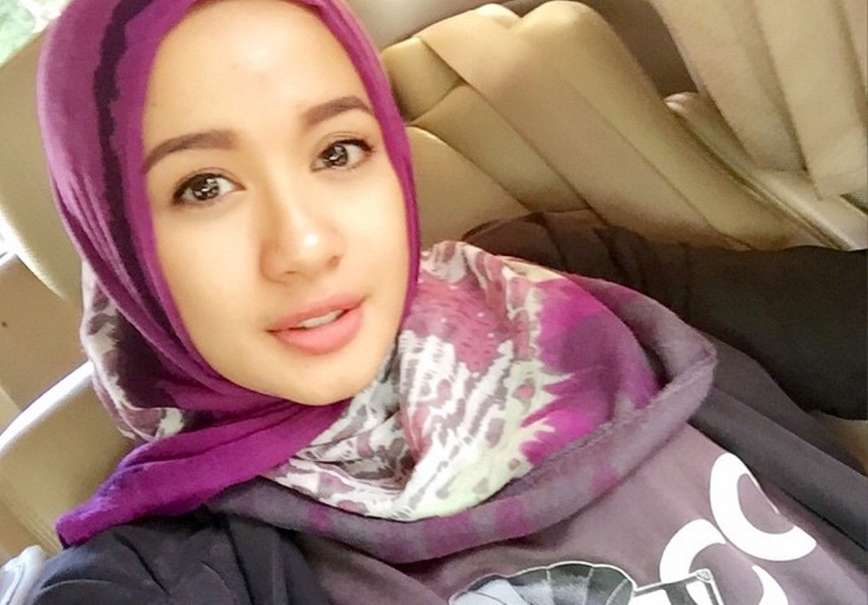 Cantiknya Laudya Cynthia Bella dalam Balutan Hijab