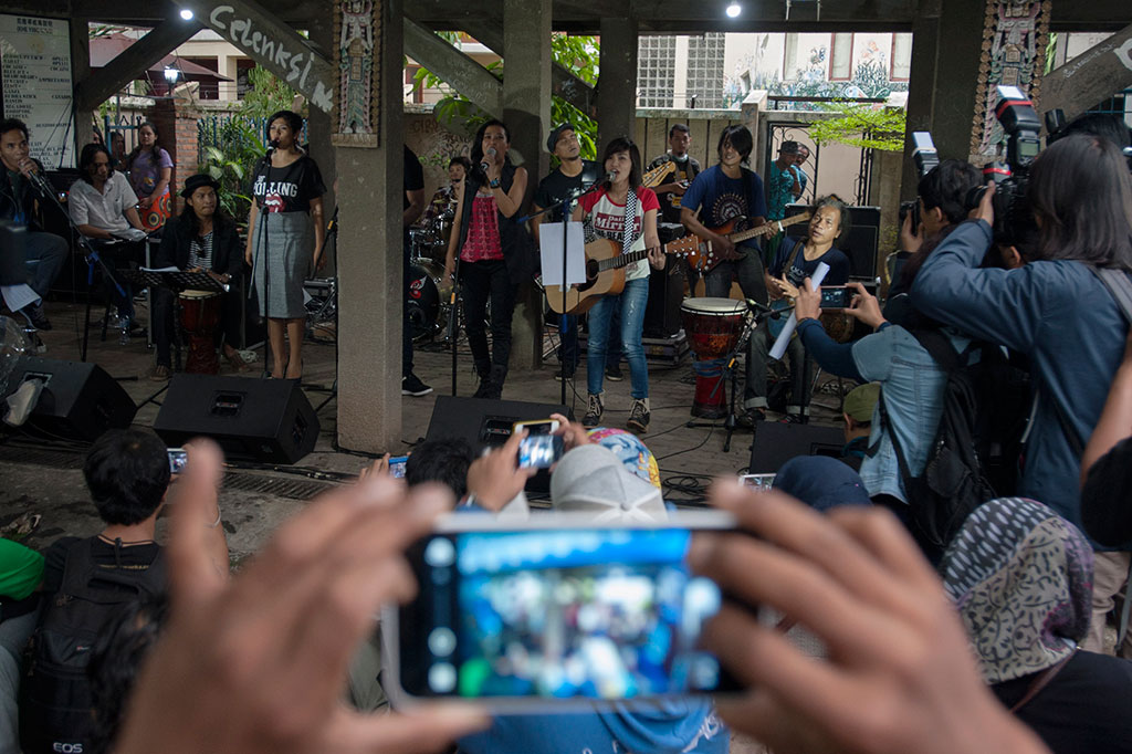 Peluncuran Album dRumah Harmoni di Gang Potlot