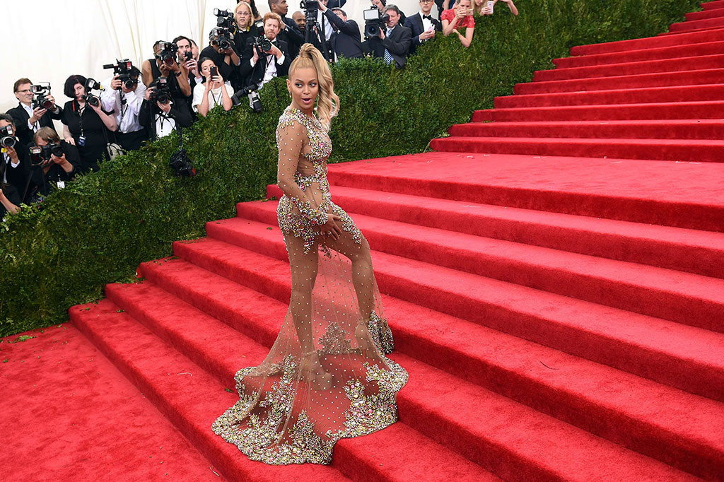 Gaun Menerawang Beyonce di Met Gala 2015