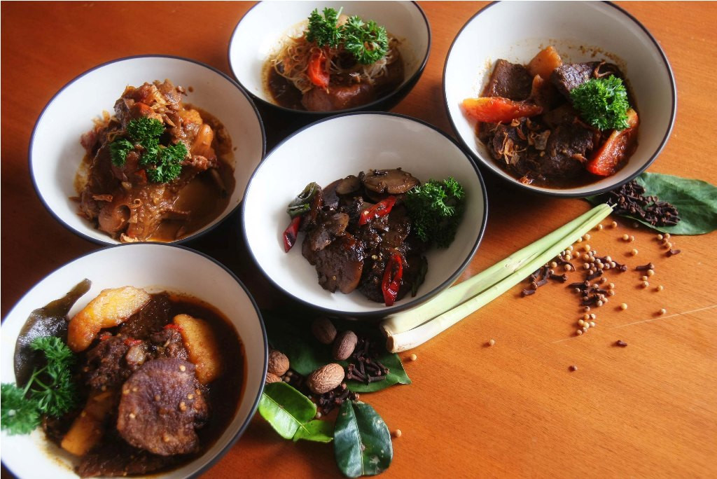 Di Rumah Makan ini Jengkol Menjadi Menu Utama