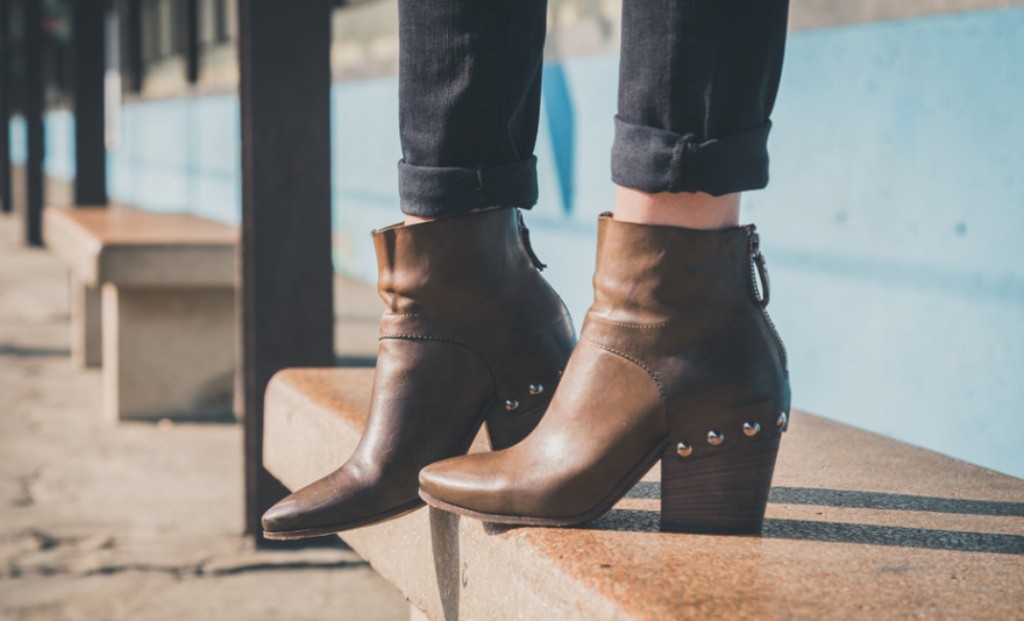 7 Jenis Sepatu yang Wajib Punya