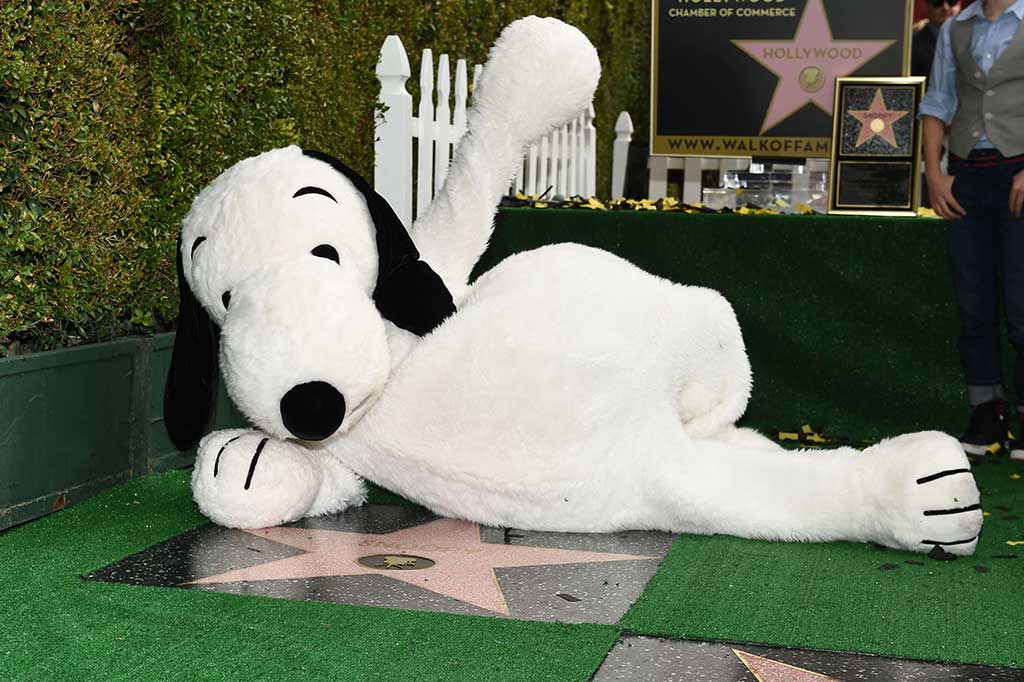Snoopy Terima Anugerah Bintang Hollywood Walk of Fame