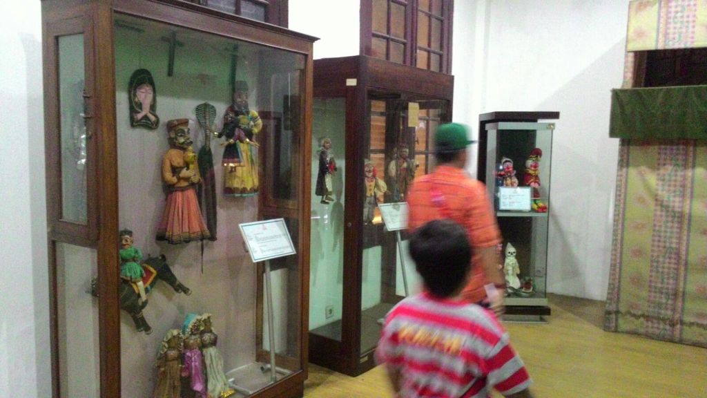 Melihat Sejarah Lewat Wayang di Museum Wayang