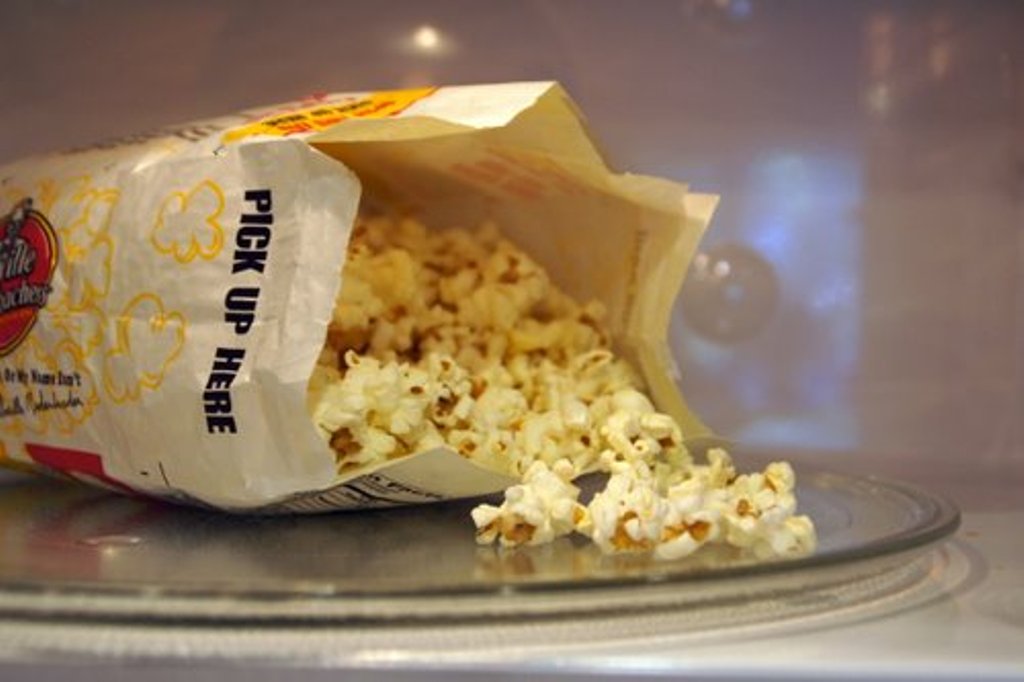Popcorn Microwave Bisa Sebabkan Penyakit Paru-Paru?