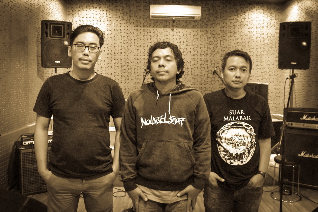 Efek Rumah Kaca, Fase Hampir Bubar dan Sikap terhadap Musik Efek Rumah Kaca, Fase Hampir Bubar dan Sikap terhadap Musik