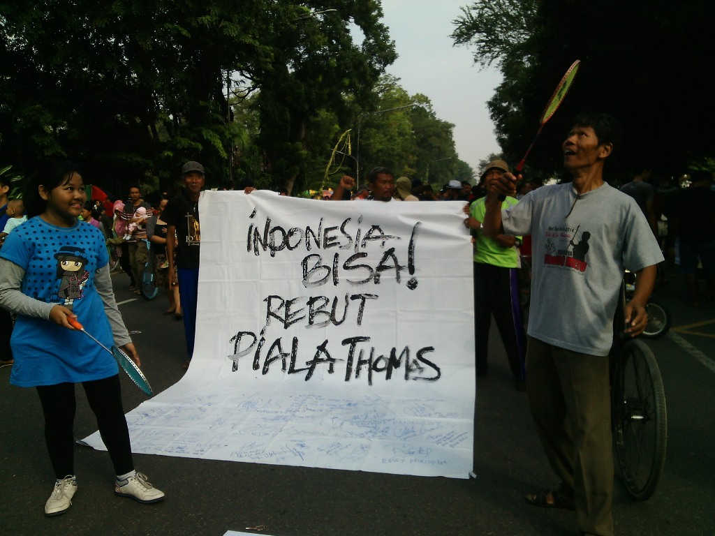 Dukung Tim Thomas Indonesia, Warga Solo Main Bulu Tangkis di CFD