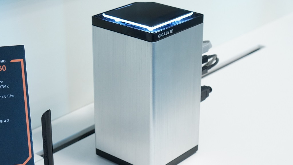 PC Mungil GIGABYTE Bisa Dukung 2 Layar 4K Sekaligus