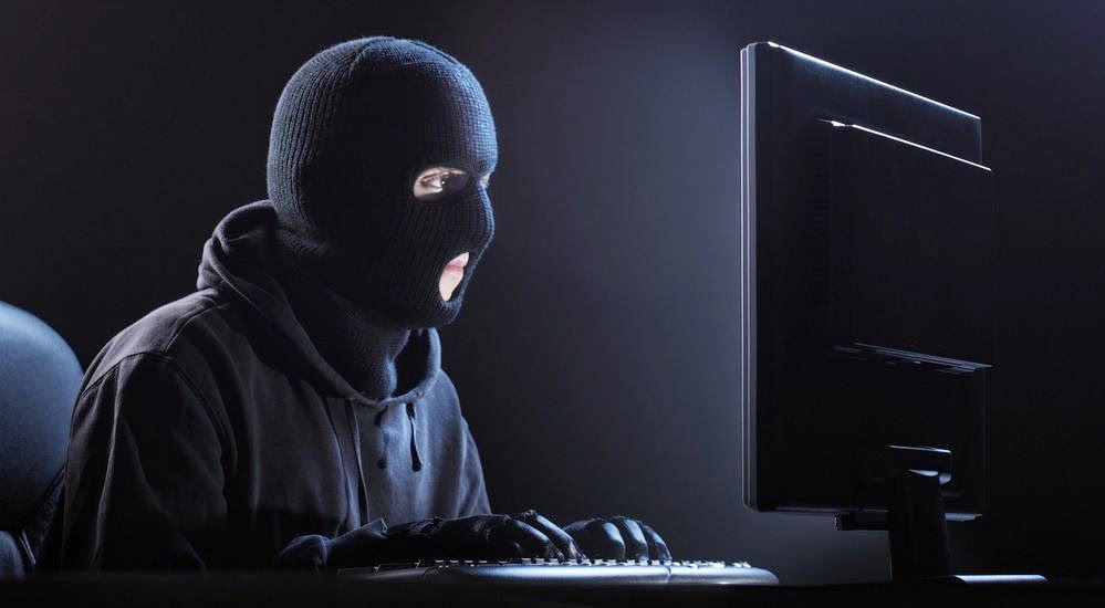 Hacker Gunakan Orang Dalam Demi Bobol Perusahaan Telekomunikasi