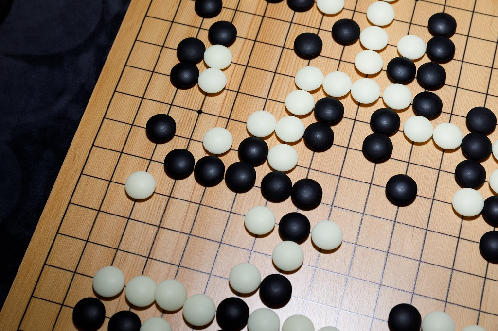 Kalahkan Juara Dunia, AlphaGo Berhenti Main Go