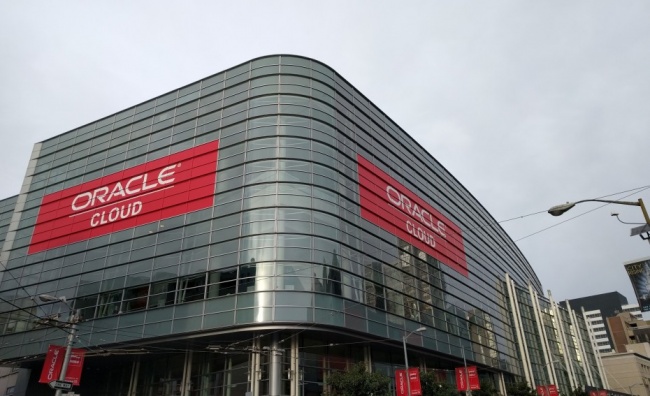 Oracle Pasang Layanan Tambahan untuk Cloud at Customer
