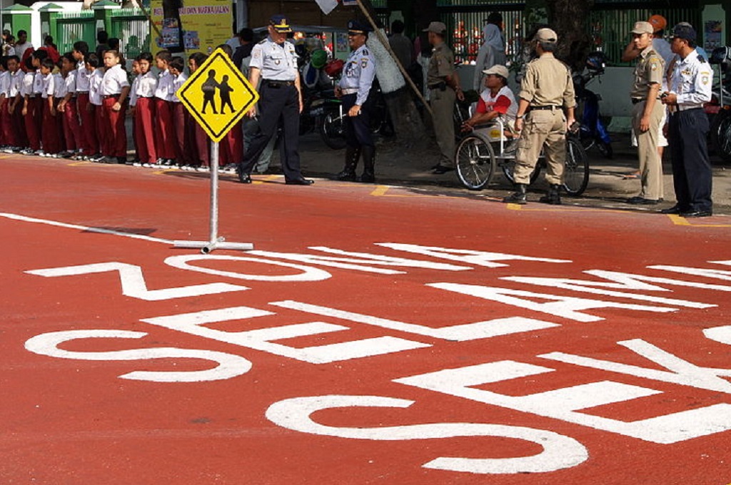 Mengenal Fungsi Marka Zona Selamat Sekolah