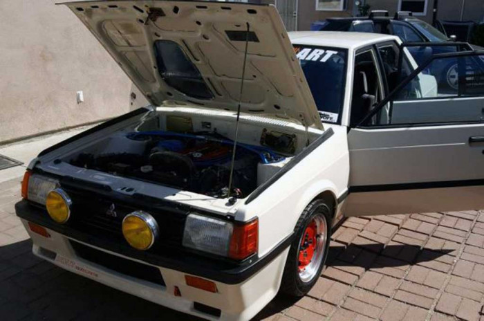 Modifikasi Mobil Lancer 1990