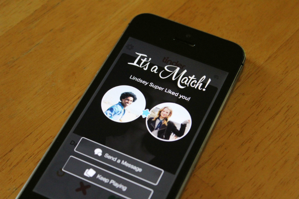 Tinder Jajal Tampilan Status Instagram dan Spotify