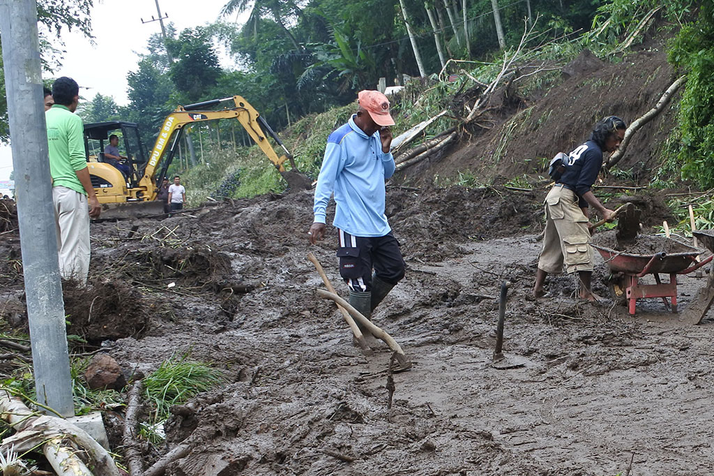 Longsor Terjang Sejumlah Lokasi di Jember