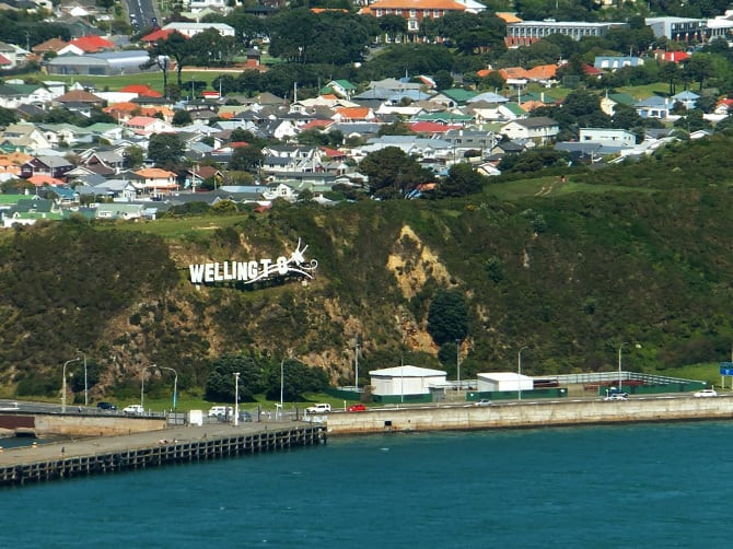 Tollywood, Sandalwood, dan Para Kemenakan Paman Hollywood