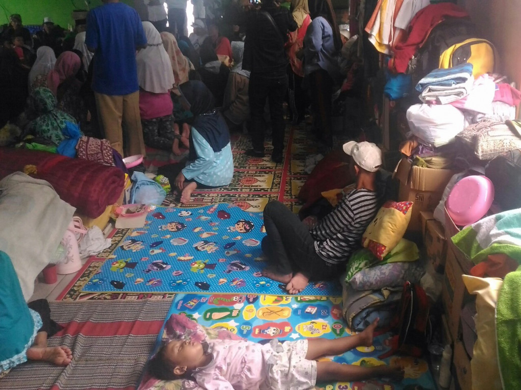 Ribuan Korban Longsor Kuningan Sudah Sebulan Mengungsi