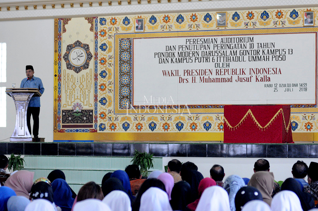 JK Resmikan Auditorium Pondok Modern Darussalam Gontor