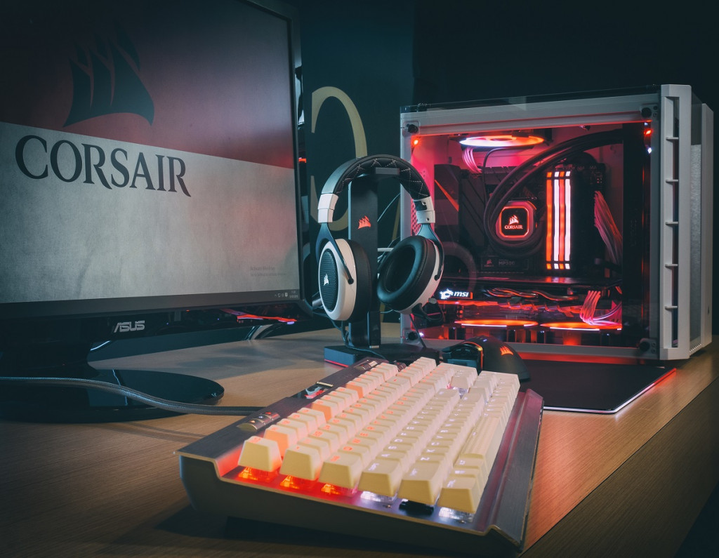 Modifikasi PC Bertema Merah Putih dari Corsair
