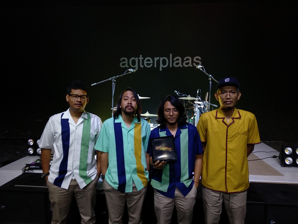 Arti Agterplaas, Nama Album Baru The Adams