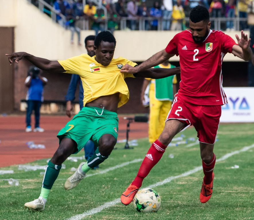 Suasana laga timnas Zimbabwe vs Kongo. (Jekesai NJIKIZANA / AFP)