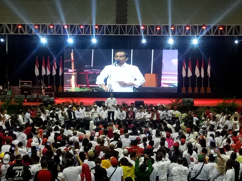 Jokowi Kagum Masjid dan Gereja Berdampingan di Malang Jokowi Kagum Masjid dan Gereja Berdampingan di Malang