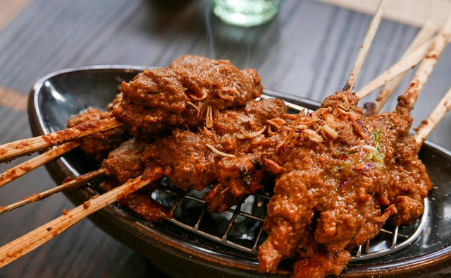 Sajian Sate Rembiga, Sedapnya Satai dari Lidah Sapi