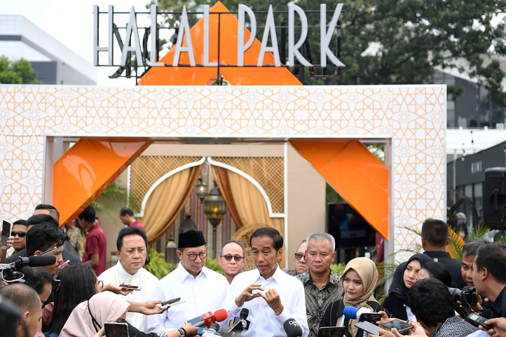 Jokowi Resmikan Halal Park di GBK