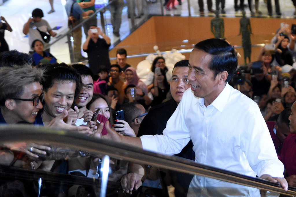 Jokowi Ajak Erick Thohir Makan Siang di Grand Indonesia Jokowi Ajak Erick Thohir Makan Siang di Grand Indonesia