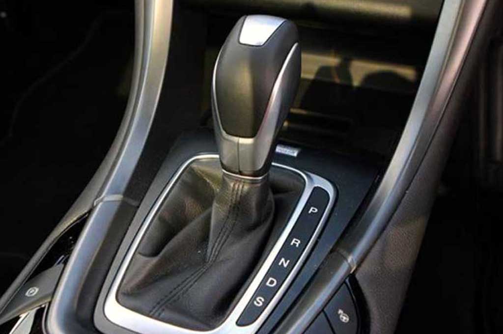 Memindahkan Transmisi ke Mode Parking Tak Boleh Asal