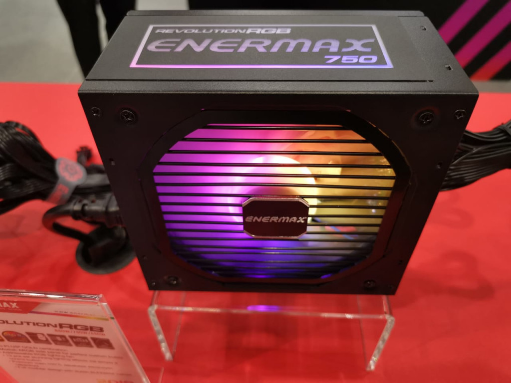 Enermax Revolution Sekarang 80+ Gold dan ARGB