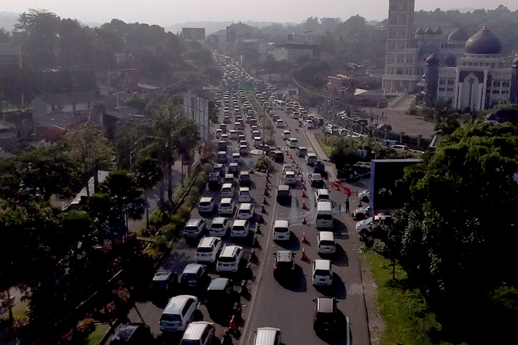 Jalur Puncak Terapkan Sistem Buka Tutup dan Contraflow