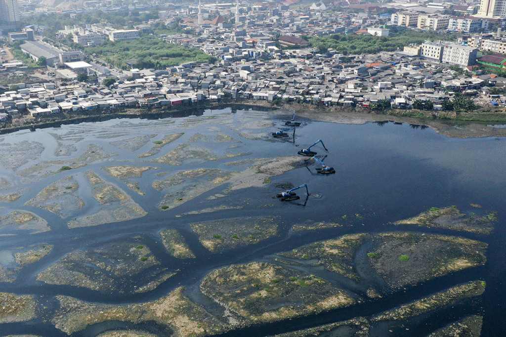 Pengerukan Waduk Pluit Ditargetkan Rampung November
