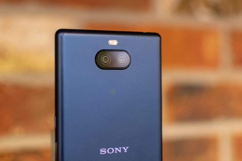 Sony Kembangkan Ponsel Layar Gulung?