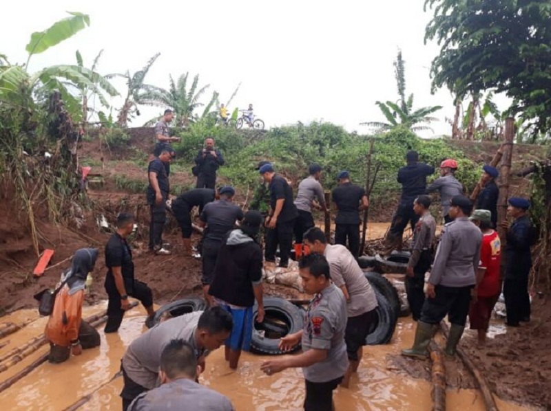 Banjir Merendam 3 Kecamatan Di Pati Medcom Id