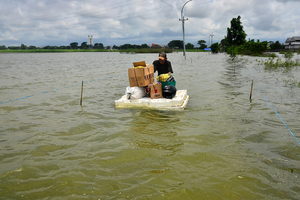 Akses Jalan Desa di Kudus Terendam Banjir