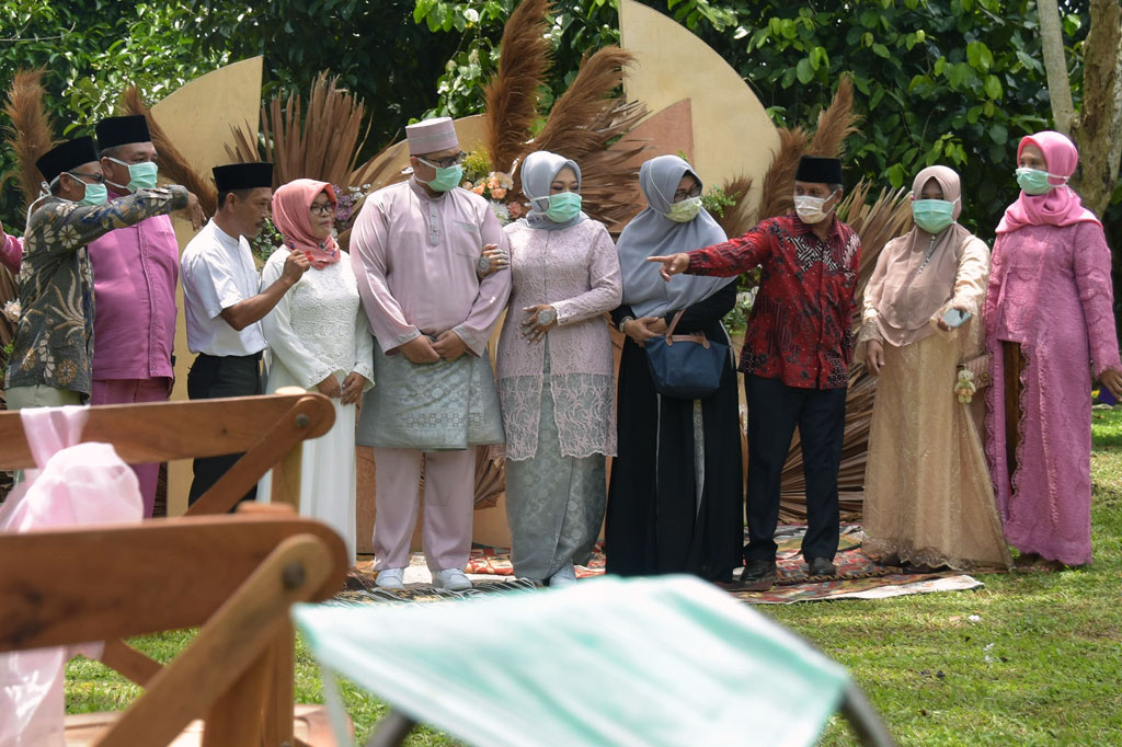 Pasangan Ini Menikah Saat Pandemi Covid 19
