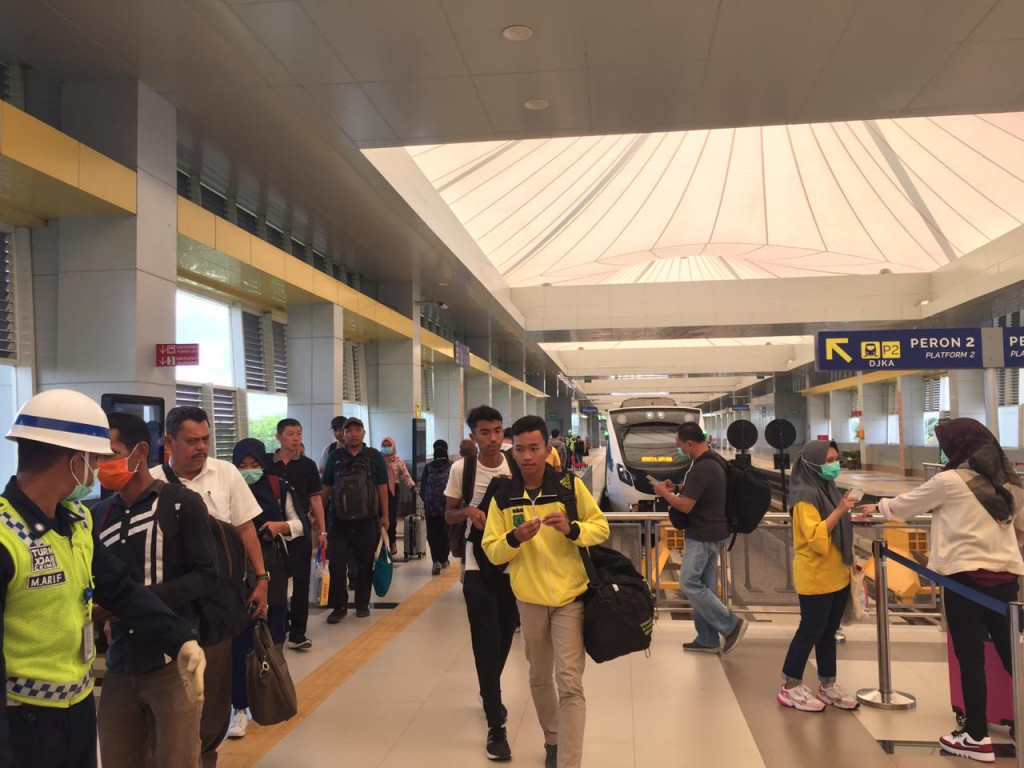 Mulai Besok Penumpang LRT Palembang Wajib Pakai Masker Mulai Besok Penumpang LRT Palembang Wajib Pakai Masker