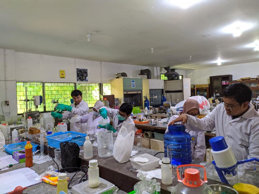 ITS, Kegiatan Mahasiswa Relawan Covid-19 Jadi Pengganti Magang