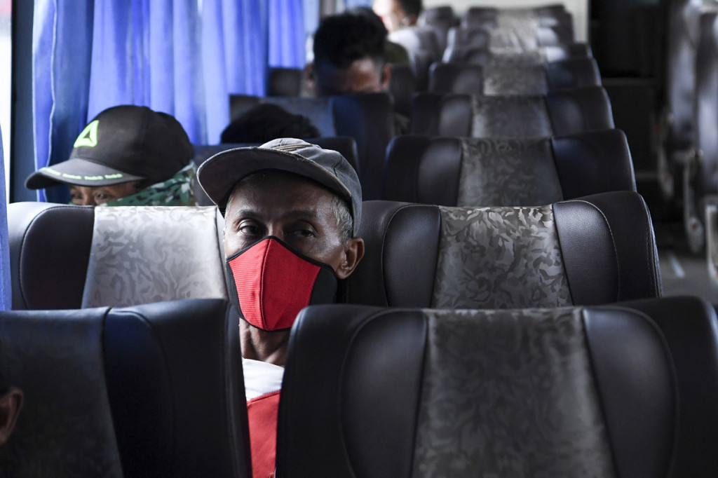 Bus AKAP di Terminal Pulogebang Mulai Beroperasi