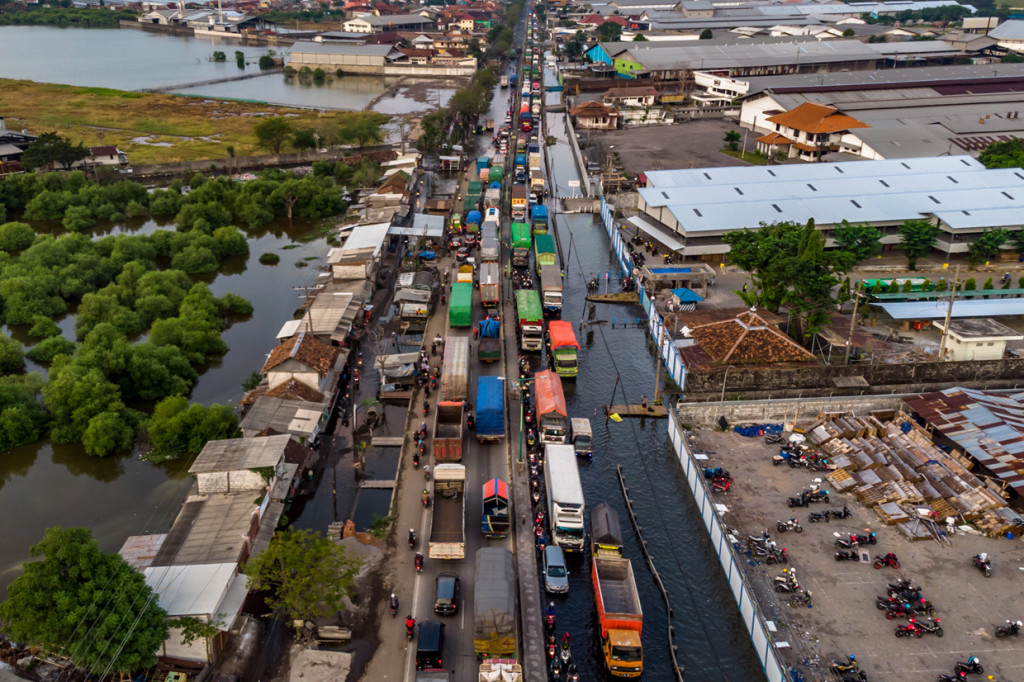 Potret Banjir Rob di Pesisir Pekalongan Utara dan Demak