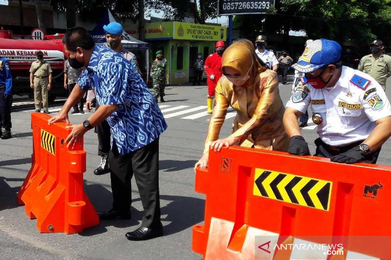 Pemkot Magelang Buka Barikade Akses Jalan Protokol