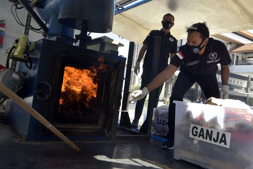 Kejari Denpasar Musnahkan Barang Bukti Narkoba Senilai Puluhan Miliar