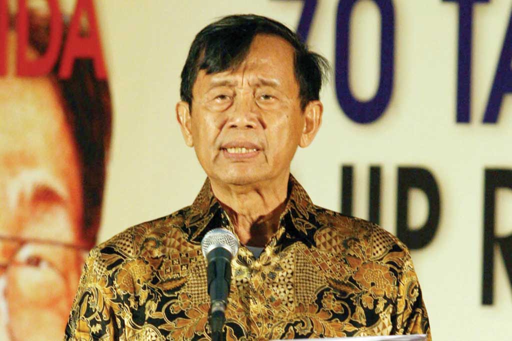 Sastrawan Ajip Rosidi Meninggal Dunia