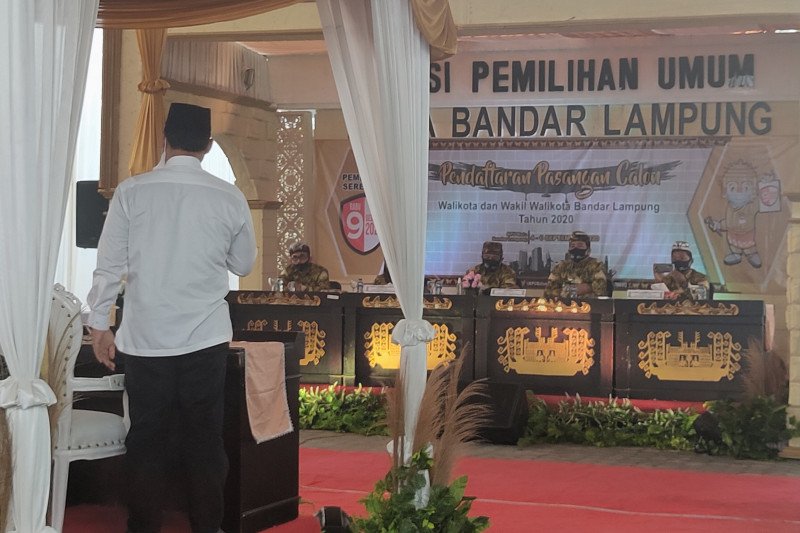 Tiga Pasang Bacalon Kepala Daerah Mendaftar ke KPU Bandar Lampung